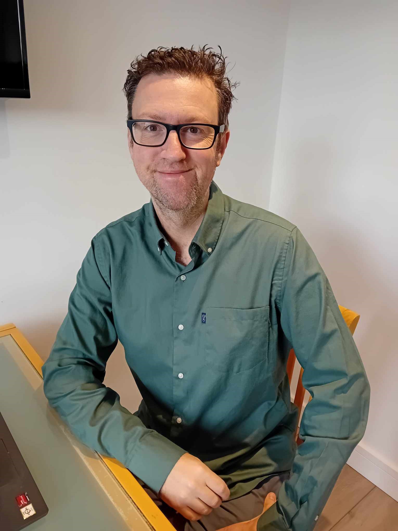 E-learn English with Paul | Online English Tutor